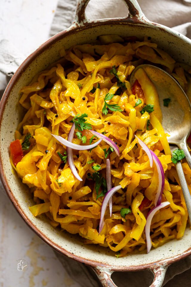 Cabbage Curry (Easy and Quick) | J Cooking Odyssey
